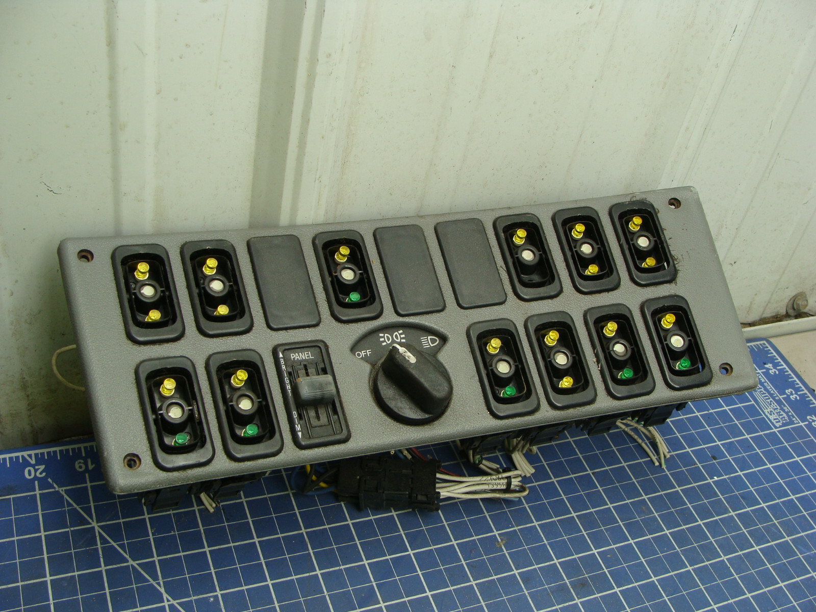 2004 MCI E4500 MOTOR COACH SWITCH PANEL (MISSING ROCKER SWITCHES) | eBay