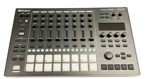 Roland MC-707 Sampler Drum Machine Synthesizer Groovebox Workstation ...