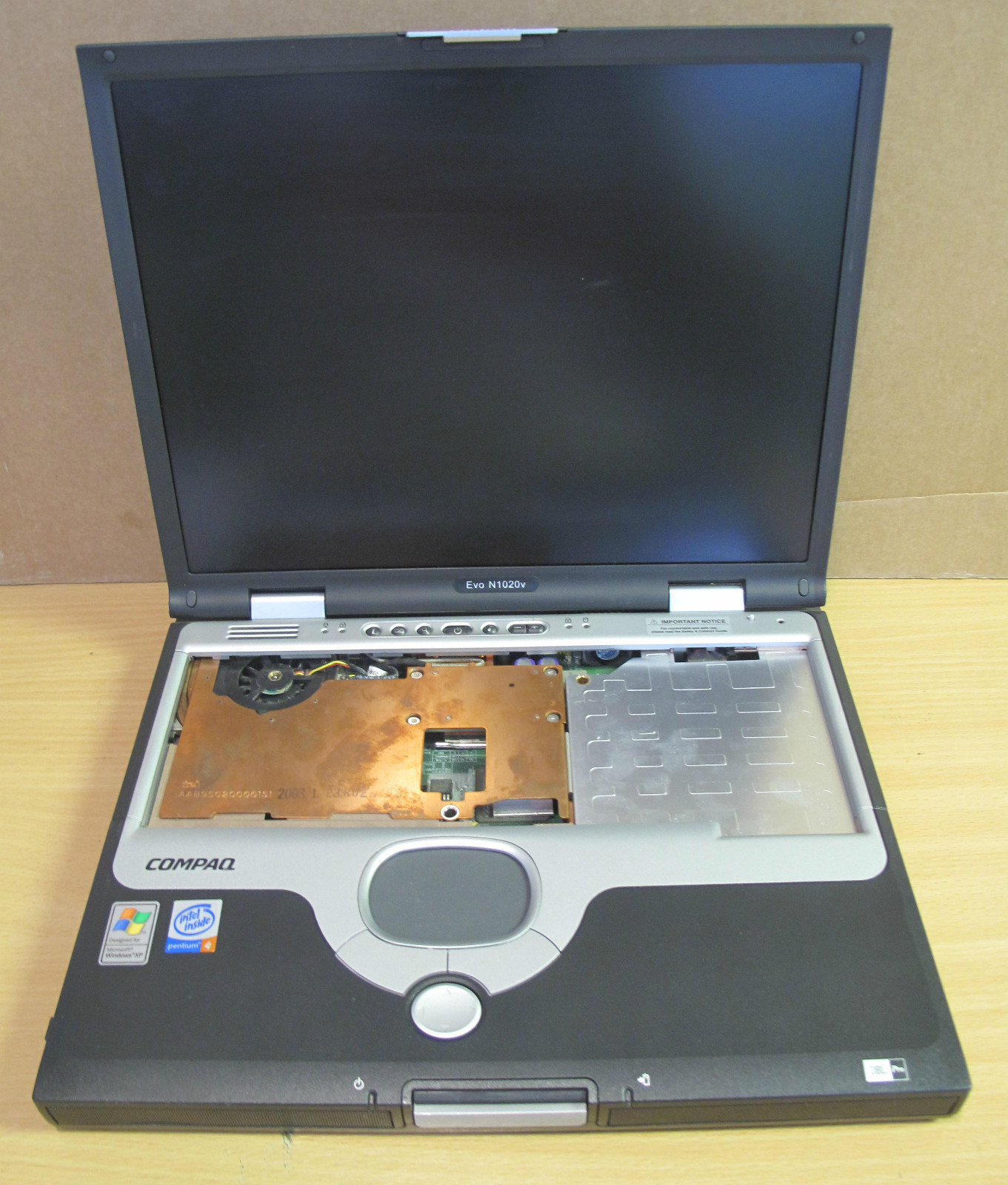 Compaq Evo N1020v 15" Laptop,Pen4 2.4Ghz,1Gb Ram,No HDD,No Keyboard ...