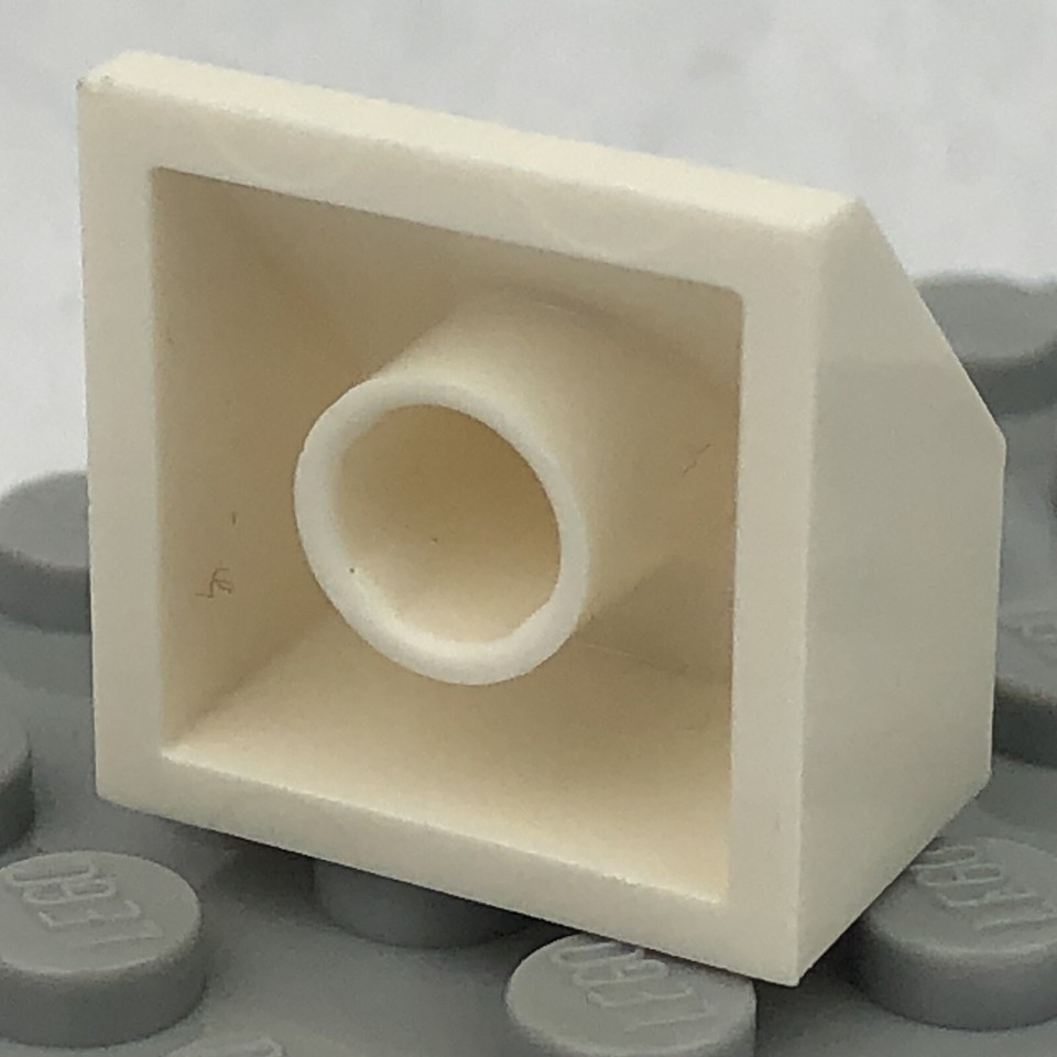 LEGO 3039pb042 White Slope 45 2 x 2 W/ Windows in Computer Screen ...