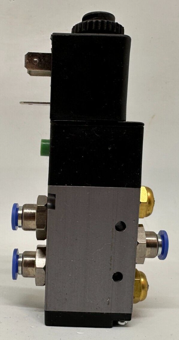 8884.52.00.39.F05 Pneumax 5/2, G1/4, 24VDC, Solenoid – Spring Self ...