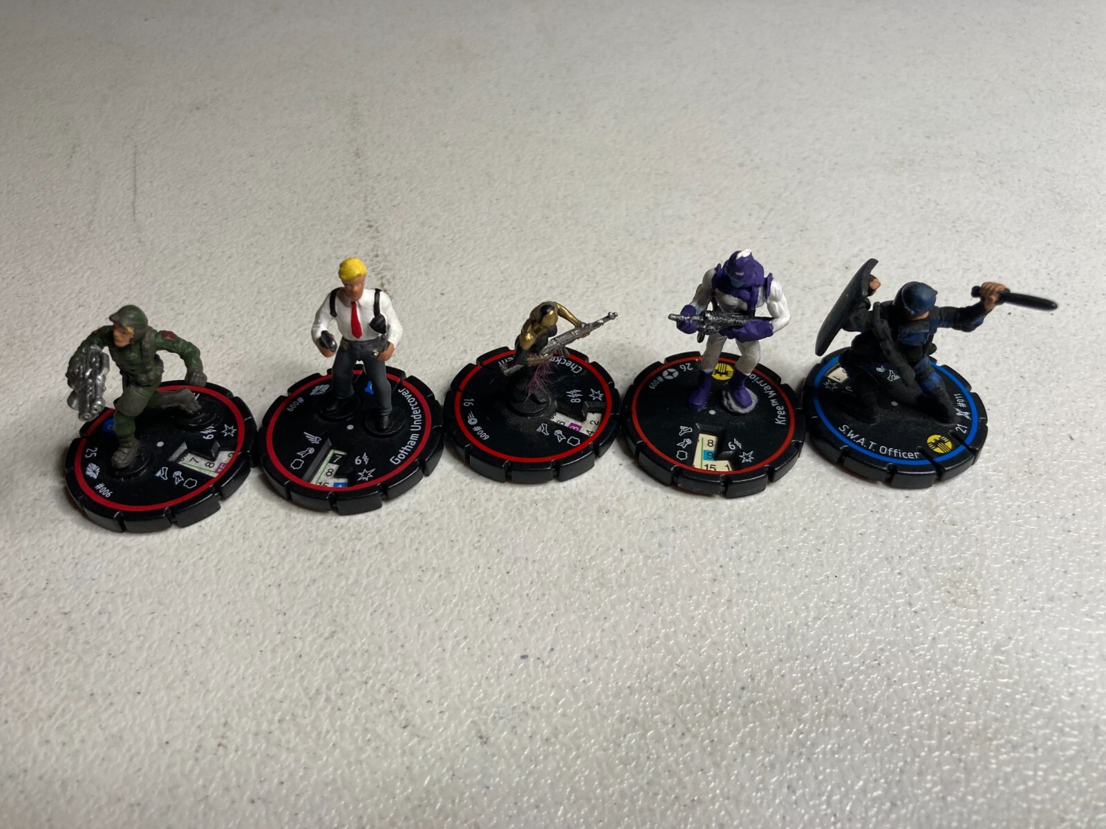 HeroClix Miniature Lot of 5 Wizkids Kree Checkmate HDC Gotham S.W.A.T ...