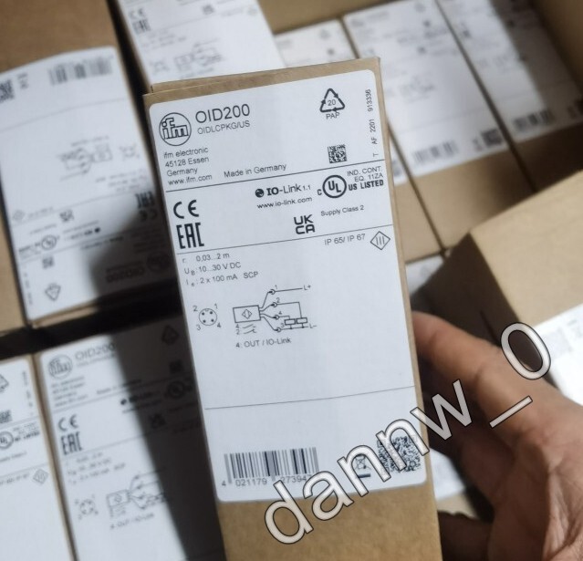 1PCS New in box Original IFM electronic OID200 Distance Sensor 01D200 ...