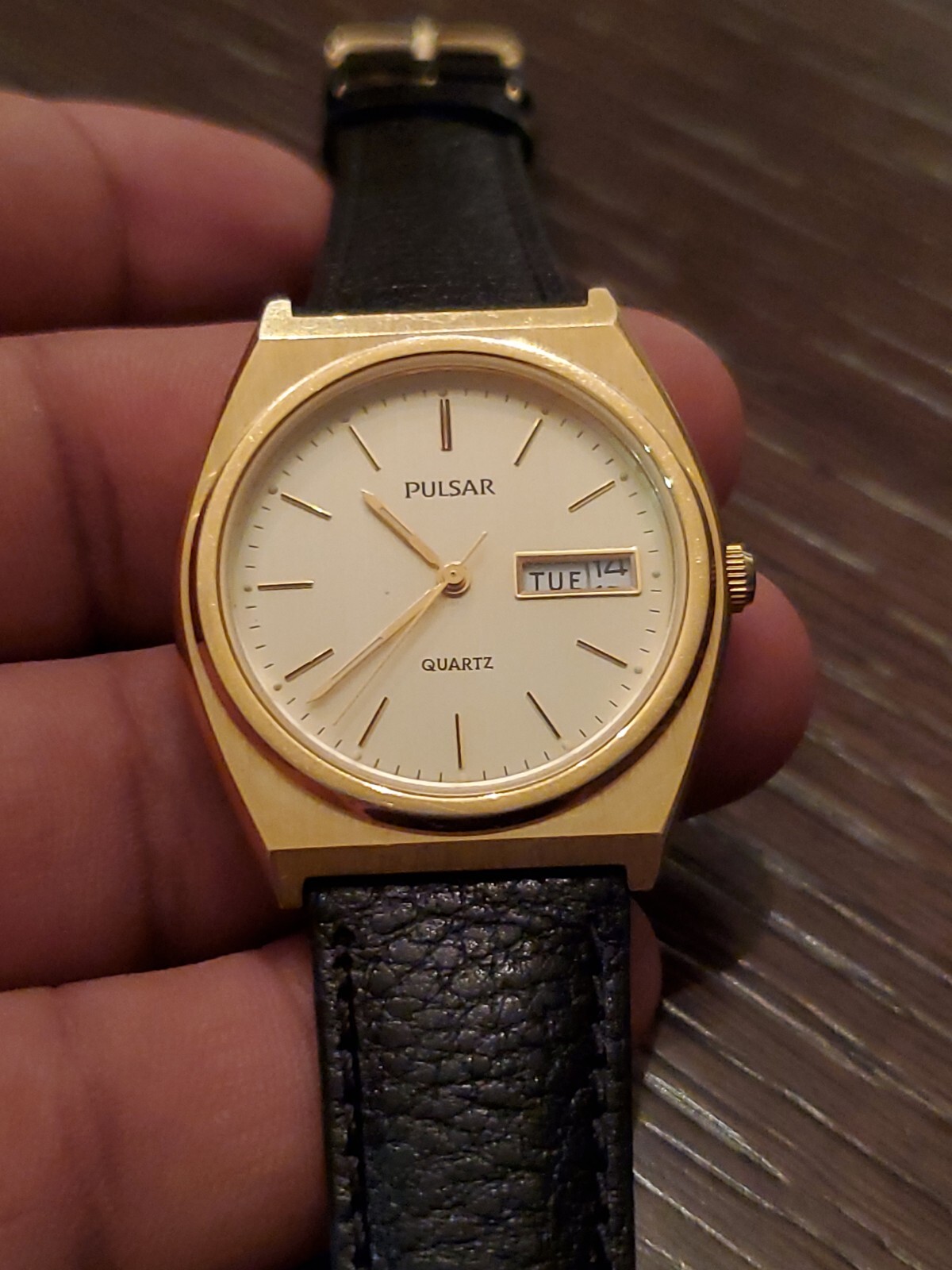 Vintage Pulsar Watch Men Gold Tone Daydate Round 34mm V143-X003 Battery ...