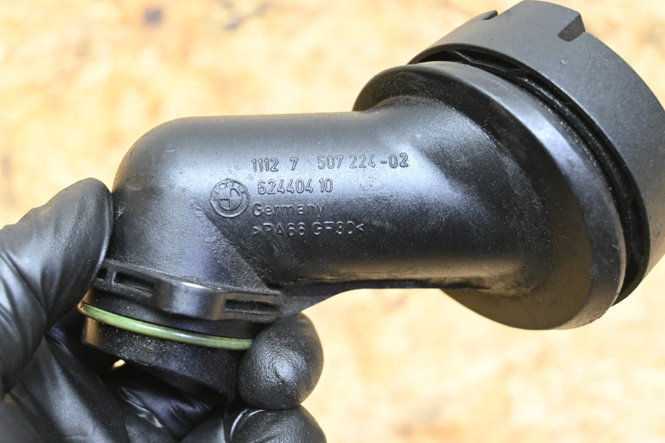 09-18 BMW 5 6 7 Series F13 F10 F02 Engine Oil Filler Fiter Neck Tube w ...