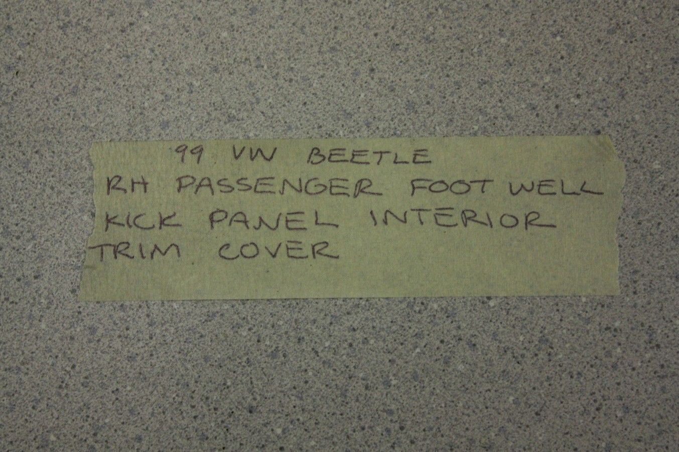 99 VOLKSWAGEN NEW BEETLE 2.0 AUTO RH PASSENGER FOOT WELL KICK PANEL ...