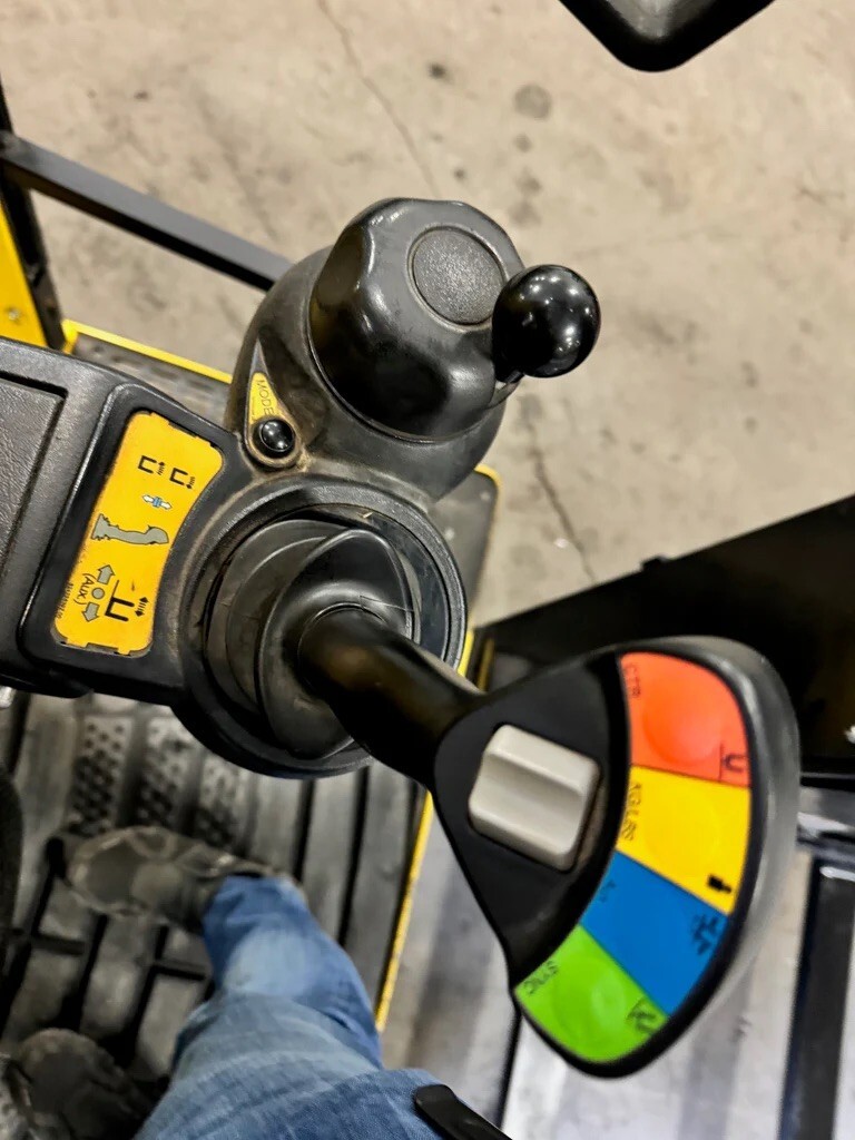 2012 Yale NTA030SB 3000 LB 3 Stage Mast 48 Volt Electric Man-Up Turret ...