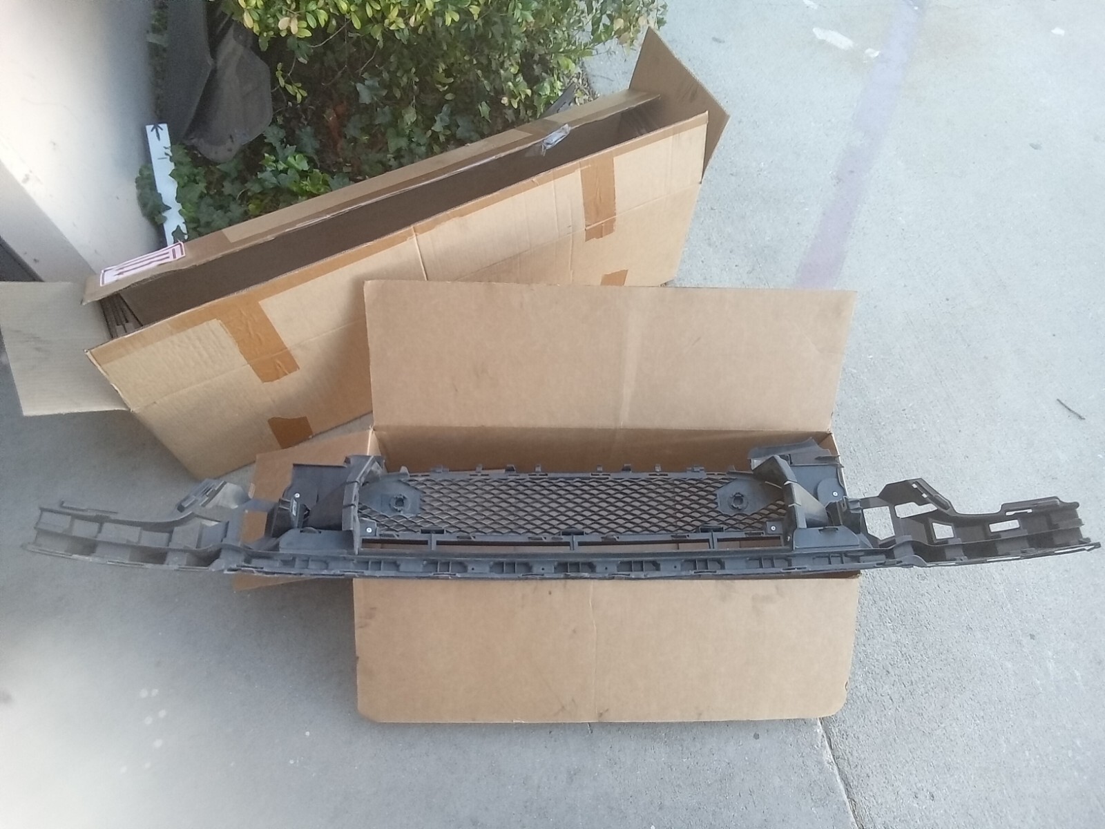 2017-20 Mercedes E300 E400 Coupe Lower Bumper Grille Center 2138852500 ...