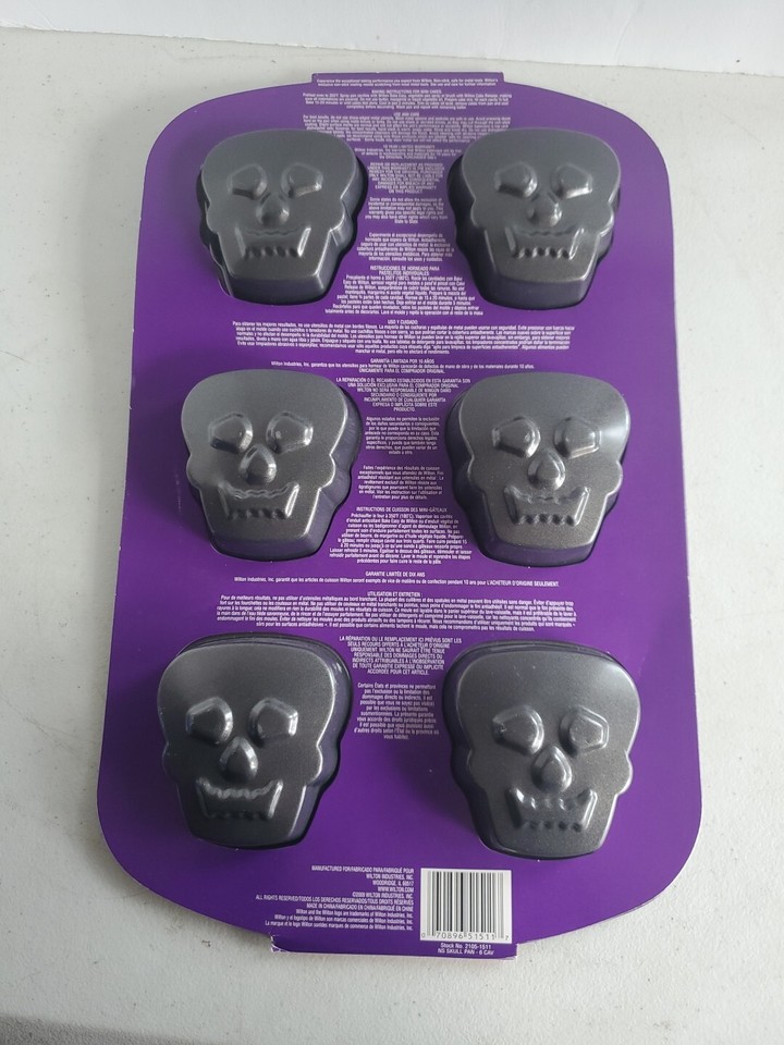 Wilton SKULLS Mini Mold Halloween 6 Mini Cakes Pan Non-stick Cupcake | eBay