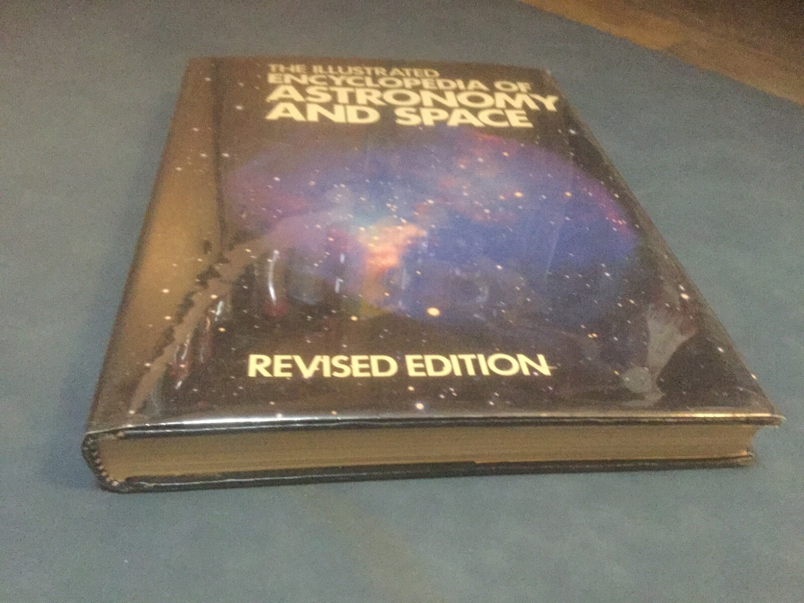 The Illustrated Encyclopedia of Astonomy & Space Hardcover Dust Jacket ...