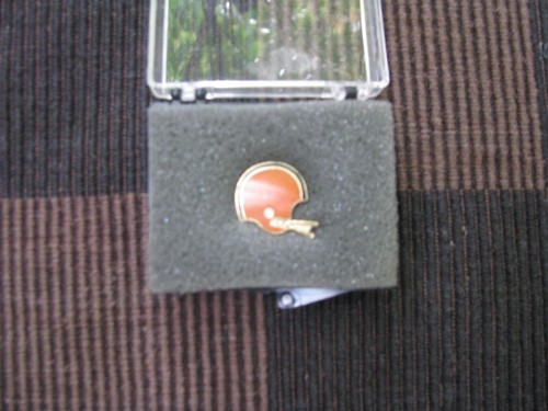 CLEVELAND BROWNS Vintage NFL Gold Chain-Back Tie Tack Logo Pin (with ...