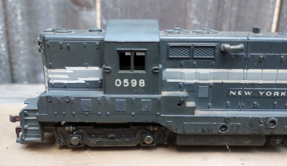 Vintage LIONEL HO Scale New York Central Diesel Locomotive #0598 | eBay