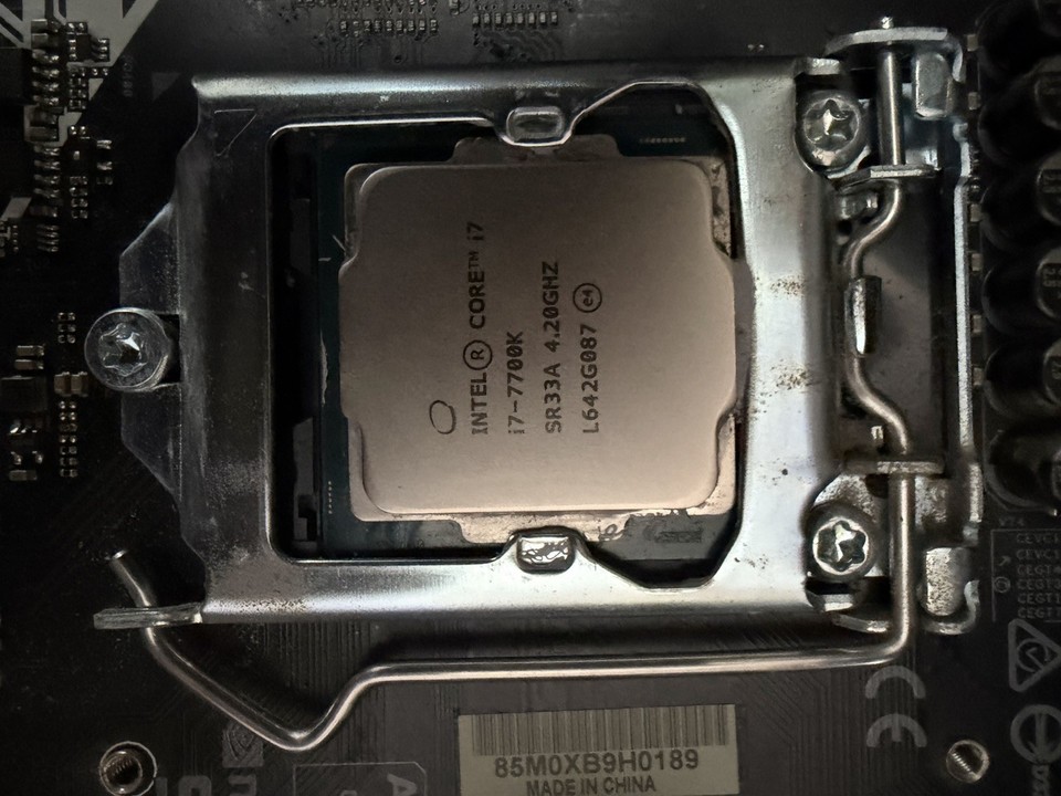 ASRock Z270 Taichi ATX Mobo and Delidded i7-7700k Combo Read ...