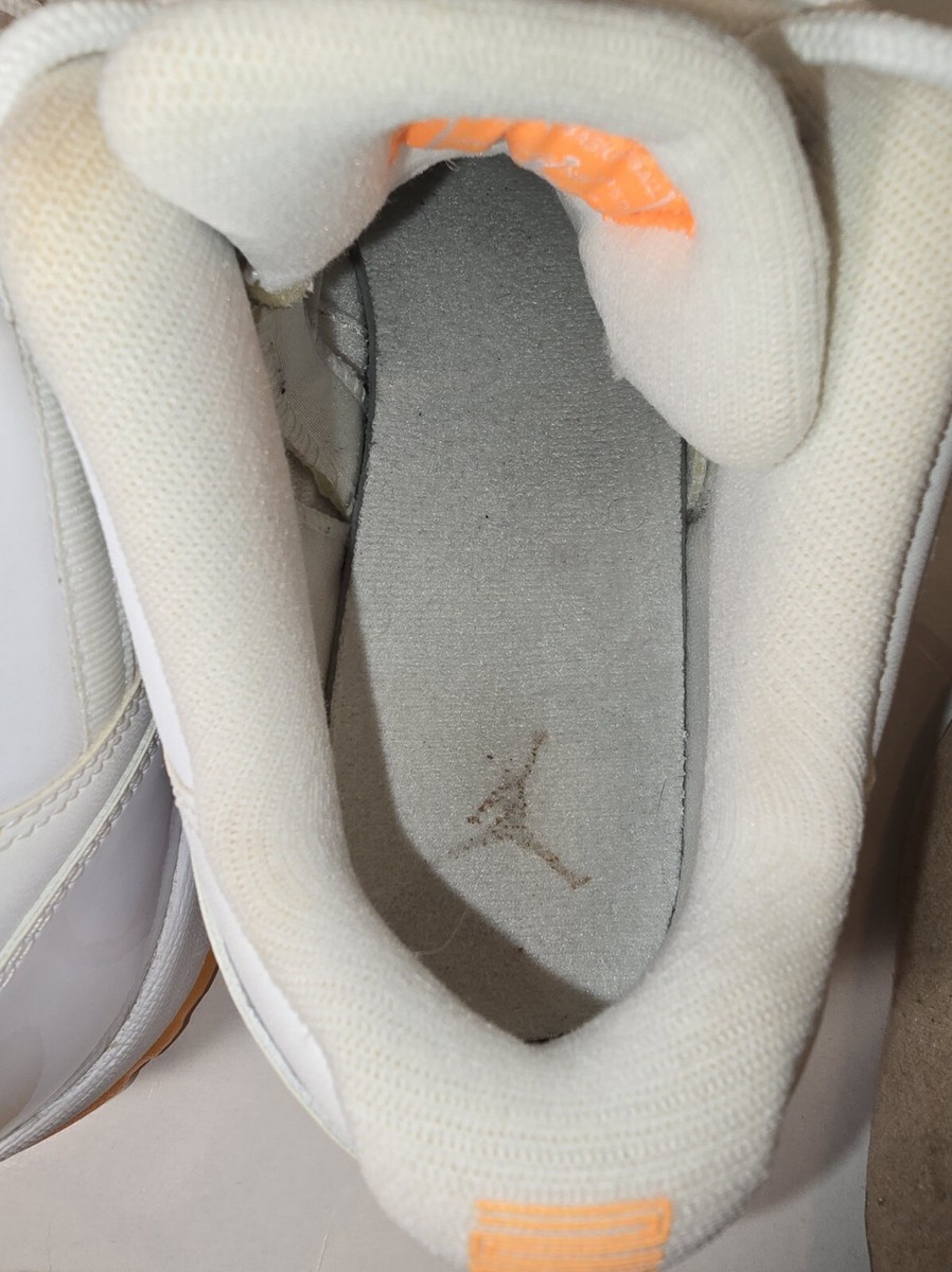 Nike Air Jordan 11 XI Citrus Low 2015 Size 8 M/9.5 W 580521 Nike Air Jordan 11 XI Citrus Low 2015 Size 8 M/9.5 W 580521