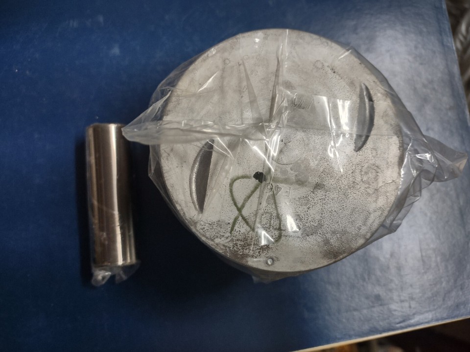 Genuine Nissan Pistons w/Pins For 1984-87 300Z Part No. 12010-V7101 | eBay