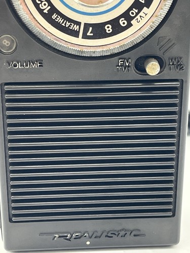 Vintage Radio Shack Realistic Portavision FM/TV/Weather Model 12-612 ...