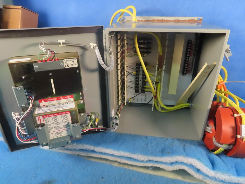 SQUARE D POWER LOGIC CIRCUIT MONITOR 3020/CM2150 W/3090/VPM-277-C1 ...