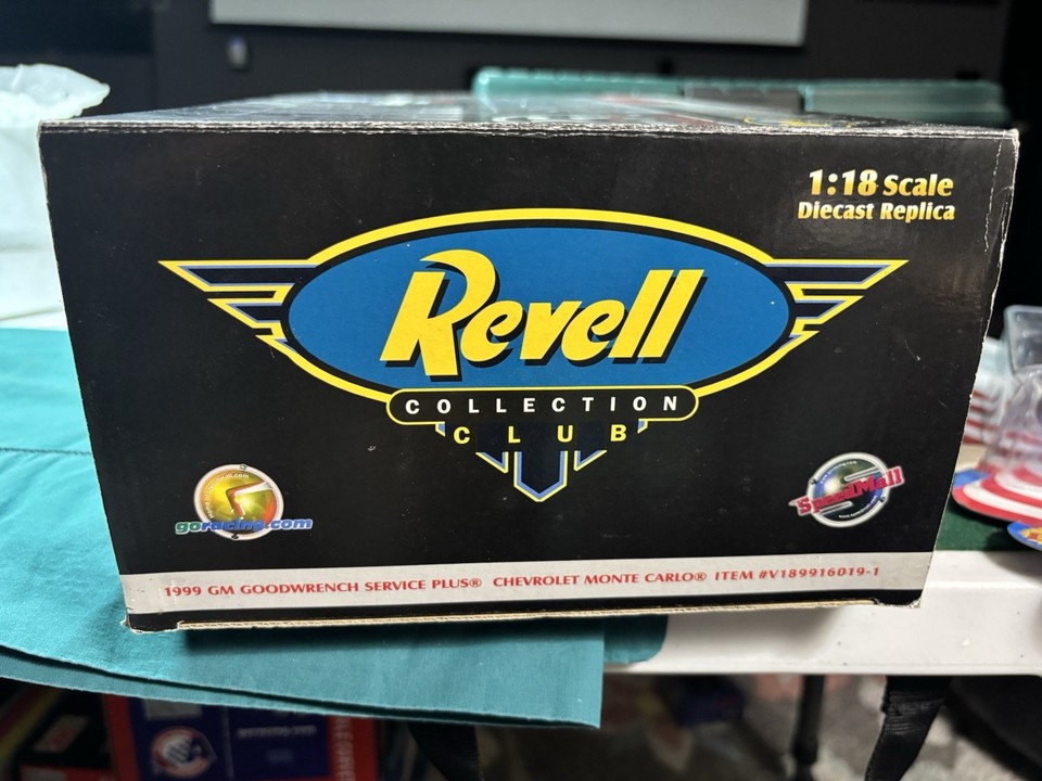Revell NASCAR Dale Earnhardt GM Goodwrench 1:18 Scale Diecast Monte ...
