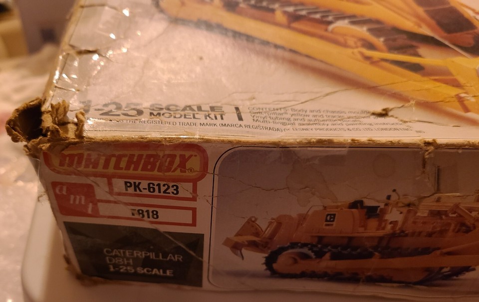 Matchbox AMT Caterpillar CAT D8H Dozer 1:25 Plastic Model Kit PK-6123 ...