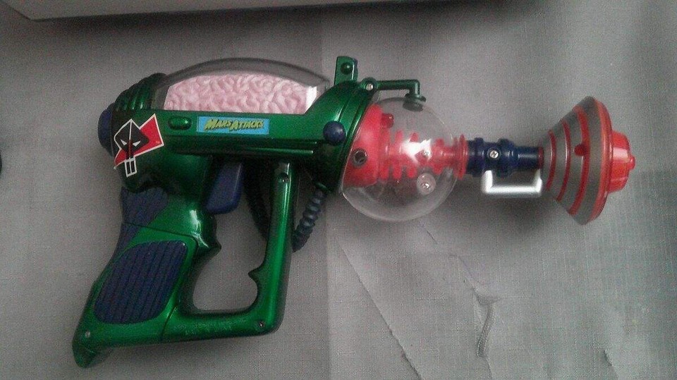 Vintage 1996 Mars Attacks Martian Brain Disintegrator Gun Trendmasters ...