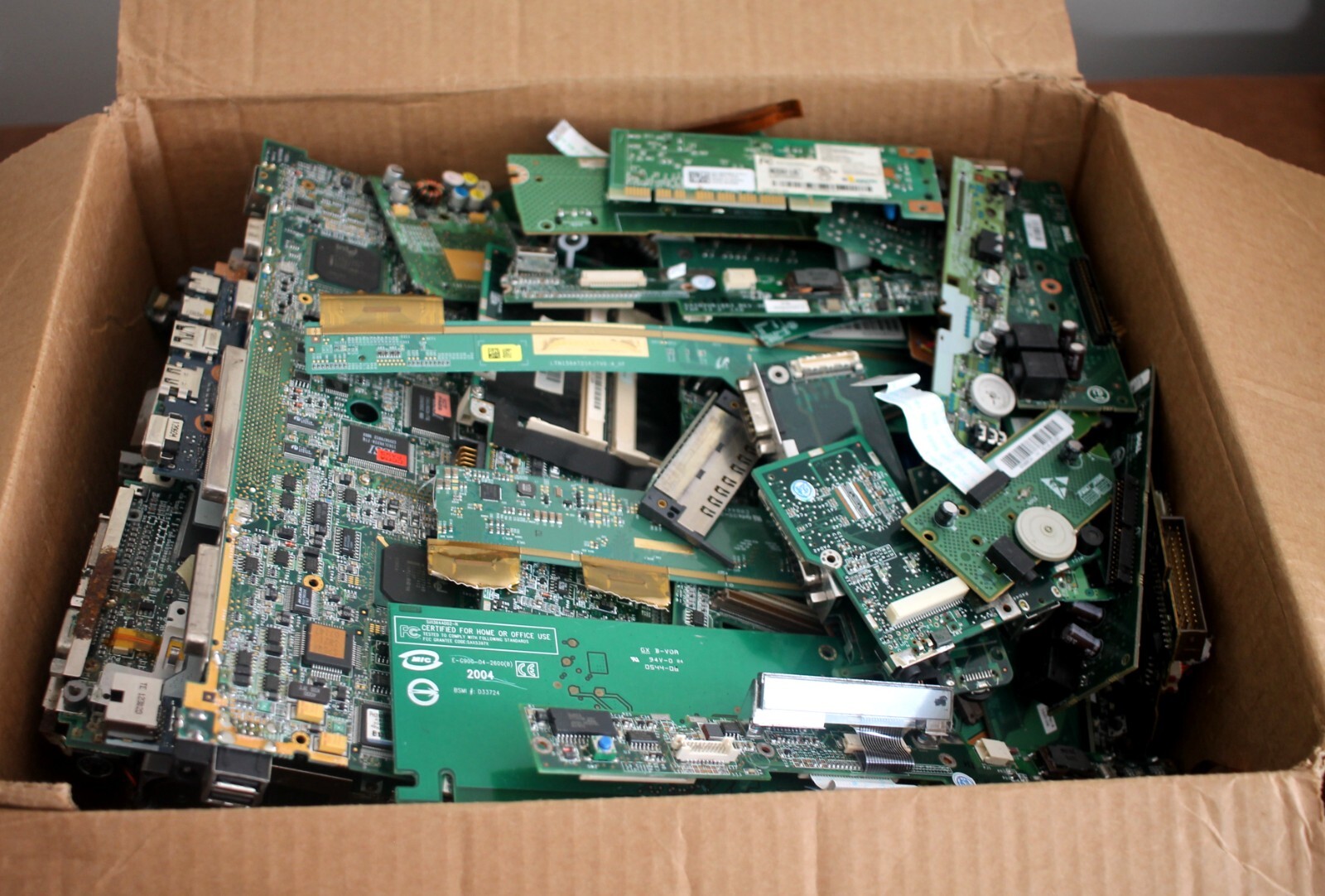 7 Laptop MBs plus more over 8 Lbs for Scrap/Gold Recovery | eBay