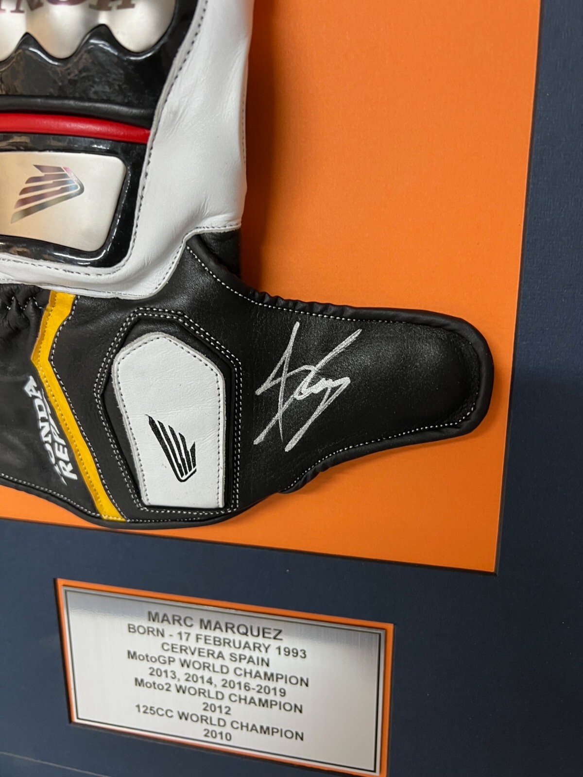 MARC MARQUEZ MotoGP WORLD CHAMPION HONDA HAND SIGNED COA READY TO HANG ...