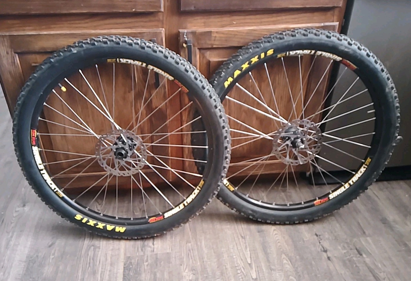 26" Front & Rear Wheel Set Sun Rims Single Track + Maxxis 26x2.4 Tire ...
