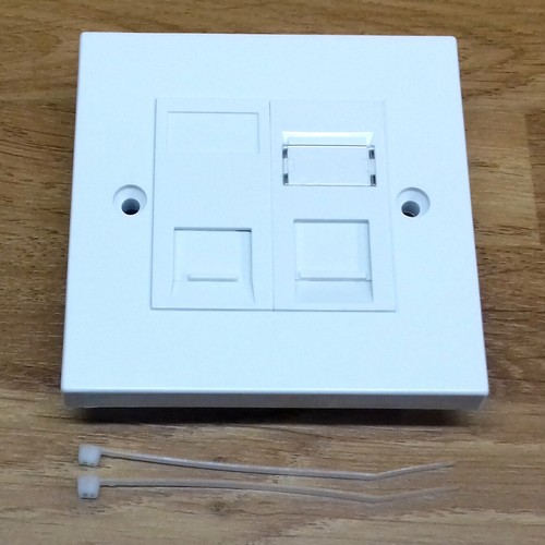 BT MASTER SOCKET + RJ11 US SOCKET MODULES IN TWIN FACEPLATE ALL ...