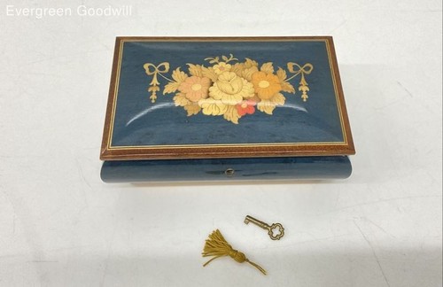 Musical Locking Jewelry Box (lock and music both work) | eBay