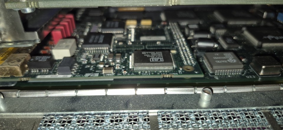SGI Indigo 2 ,Powers on and boots to bios ,150mhz 32 MB RAM ,Parts or ...