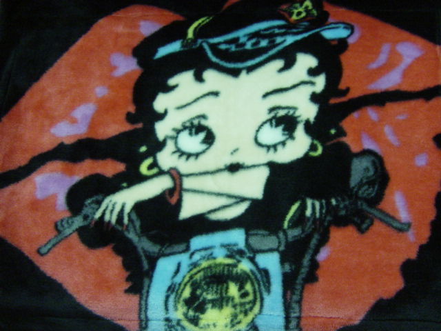 24'X31' WB Batman, Betty Boop, or Spongebob Nickelodeon Blanket Pillow ...