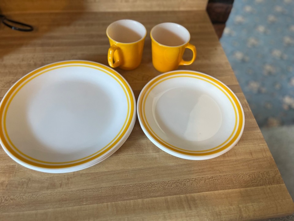 Vintage Corelle Dinnerware Citrus Yellow: 4 Plates, 4 Salad Plates, 2 ...