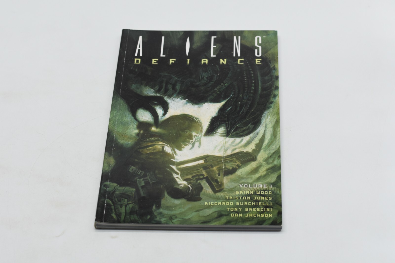 Aliens%3A+Defiance+%231+%28Dark+Horse+Comics%2C+January+2017%29 for ...