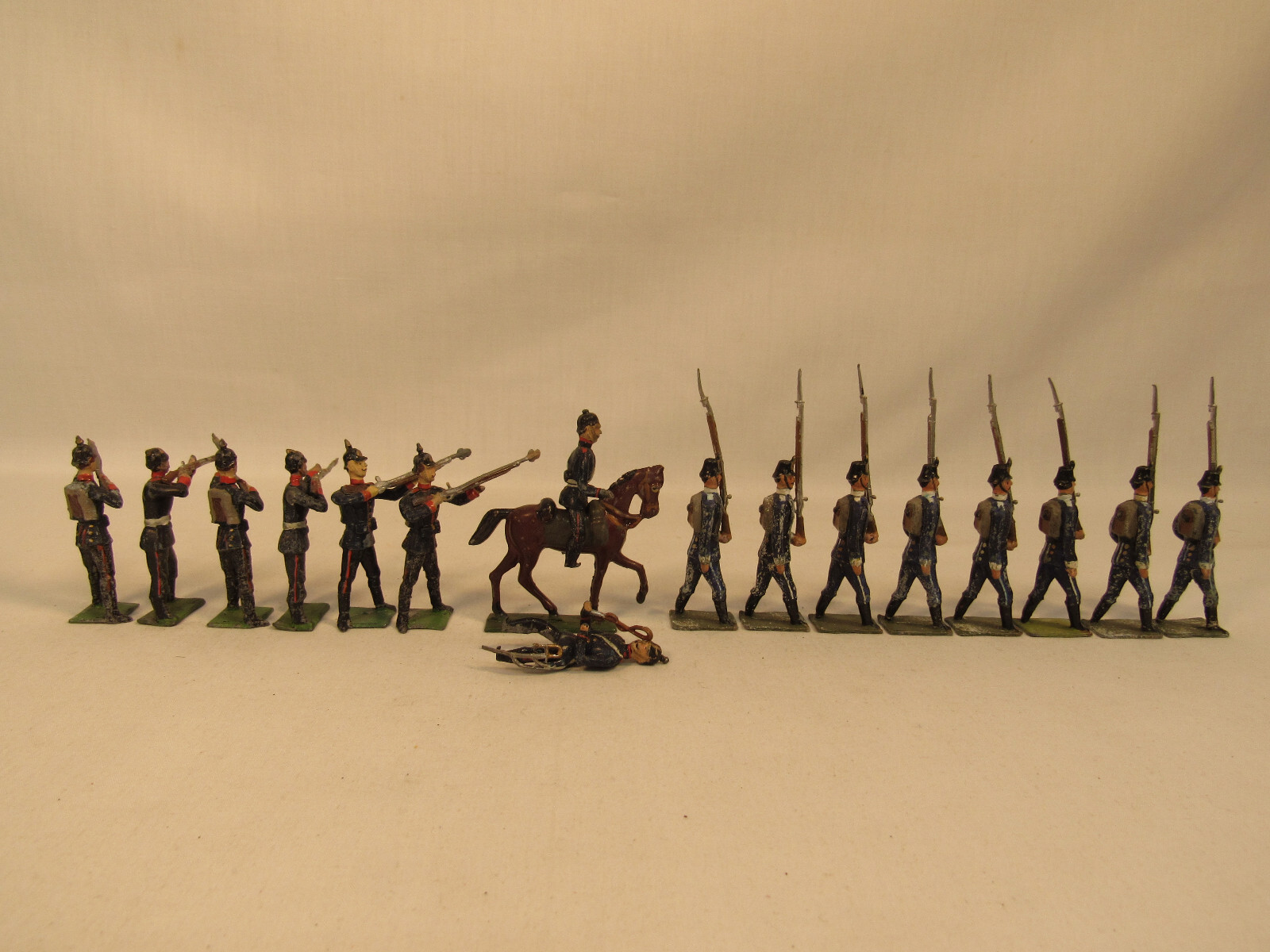 Vintage Metal Soldiers Figurines E4 | eBay