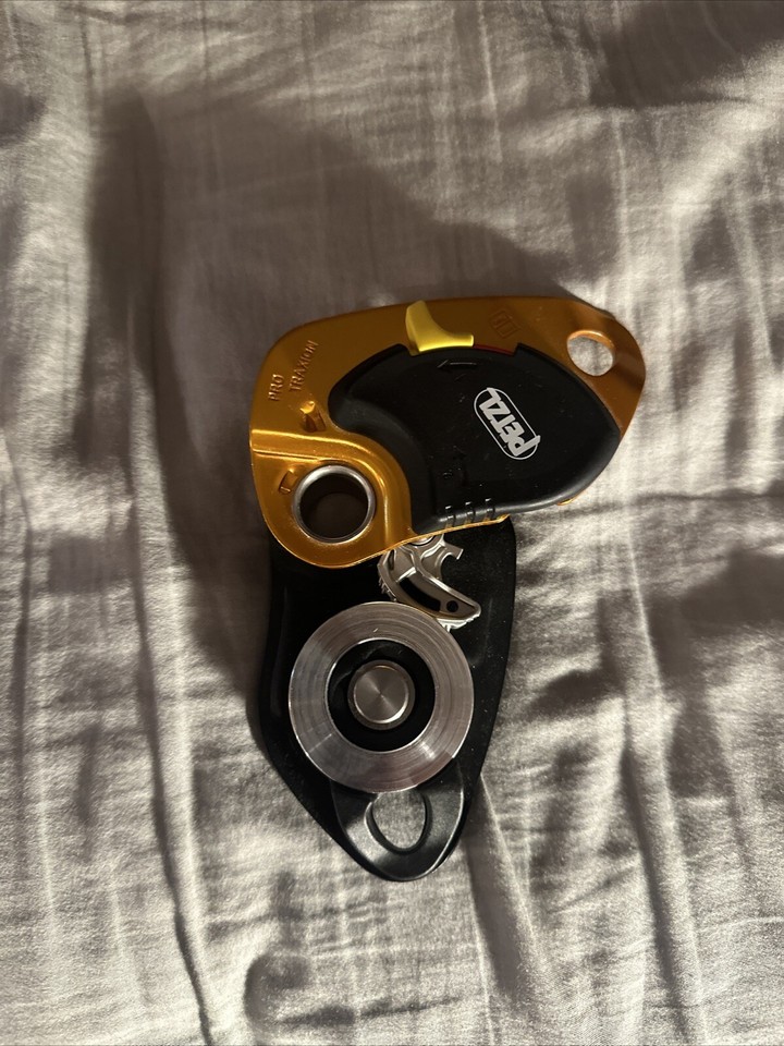 Petzl PRO TRAXION Progress Capture Pulley - Yellow 3342540096059 | eBay