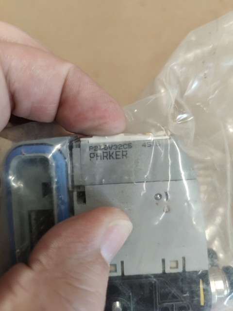 Parker P2D8V32C5 Electro Pneumatic Valve Moduflex P2m for sale online ...