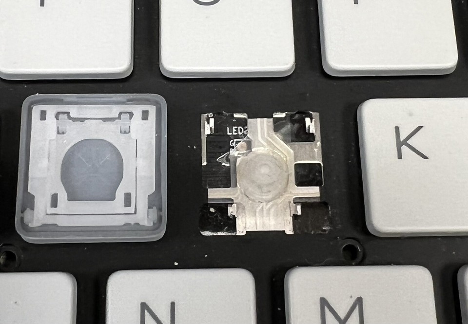 Dell Alienware M17 R2 WHITE BACKLIT LAPTOP SINGLE KEYBOARD KEYS KEYCAPS ...