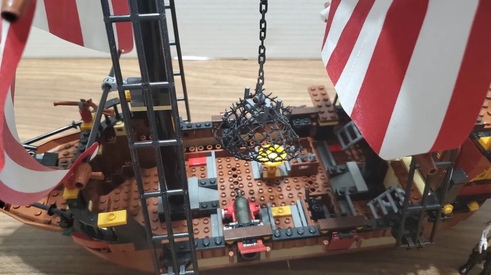 LEGO Pirates: Brickbeard's Bounty (6243) Complete Set With instructions ...
