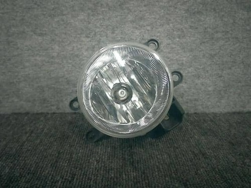 TOYOTA Vitz 2018 DBA-NSP135 Right Fog Light 8121047010 [Used ...