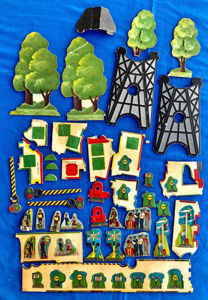 VINTAGE MARX CARDBOARD VILLAGE CONSTRUCTION SET - STATIONS, HOUSES AND ...