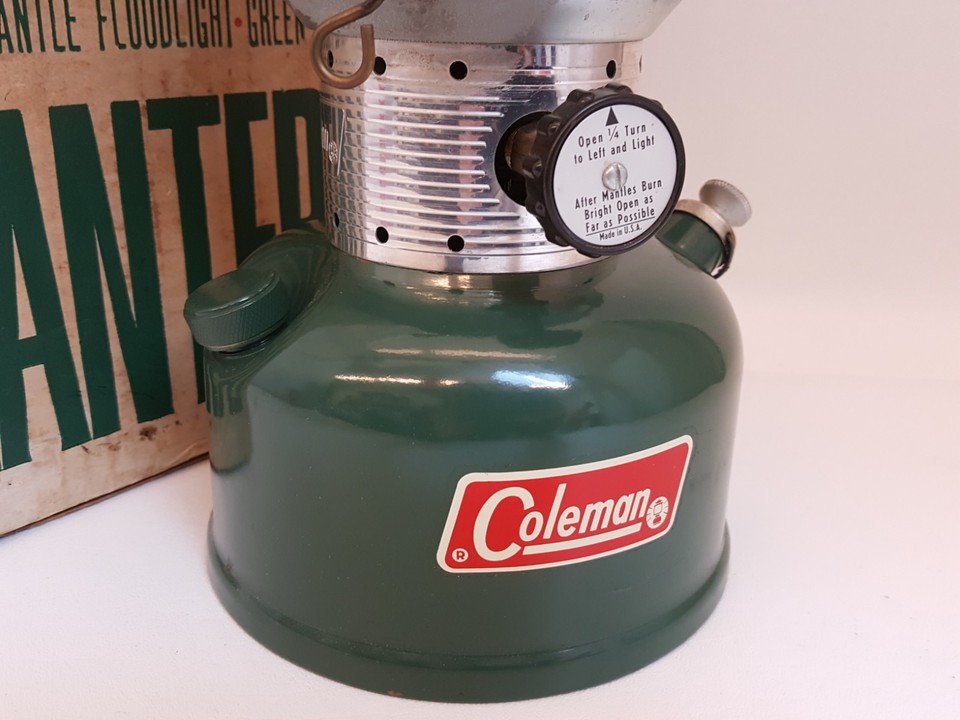 Vintage 1972 Coleman lantern in orig box two mantle floodlight greeen ...