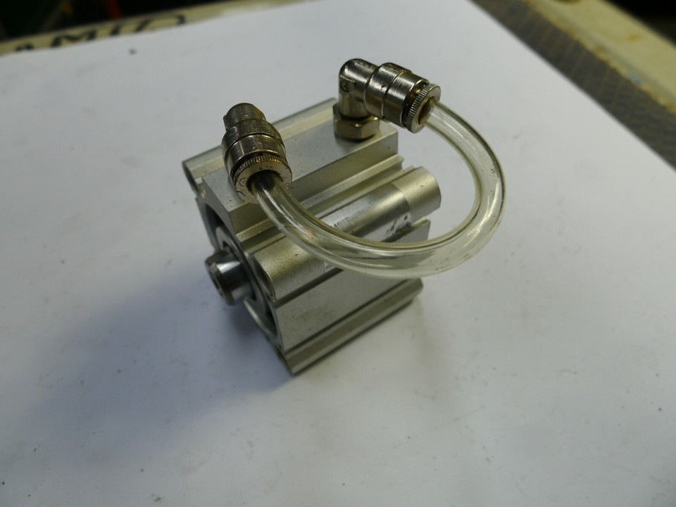 Struts Pneumatic Compact SMC CDQ2B40TF-20DZ Occasion | eBay