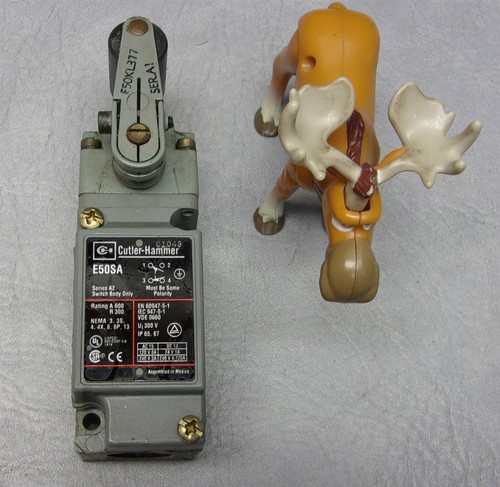 Cutler Hammer E50SA Limit Switch with E50DR1 Head & E50KL377 Nylon ...