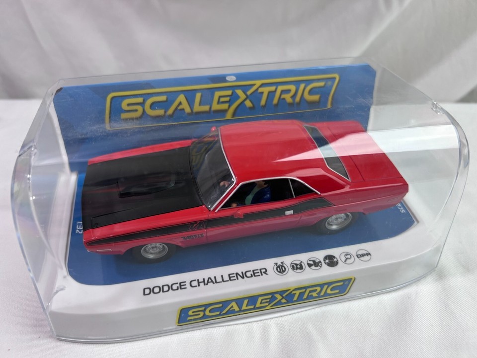 1/32 SLOT CAR SCALEXTRIC DODGE CHALLENGER RED & BLACK | eBay