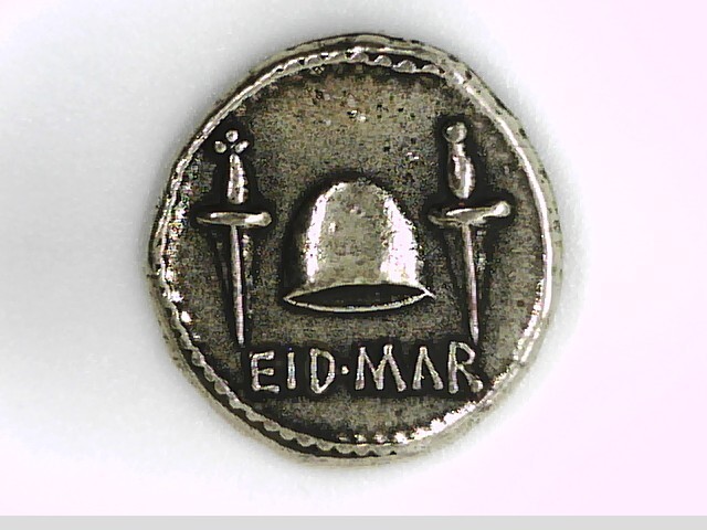 ROMAN BRUTUS EID MAR TWO DAGGERS LIBERTY CUP DENARIUS DENIER COIN ...