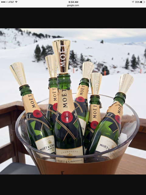 Moet & Chandon Champagne Sippers 187ml mini bottle flute topper - set ...