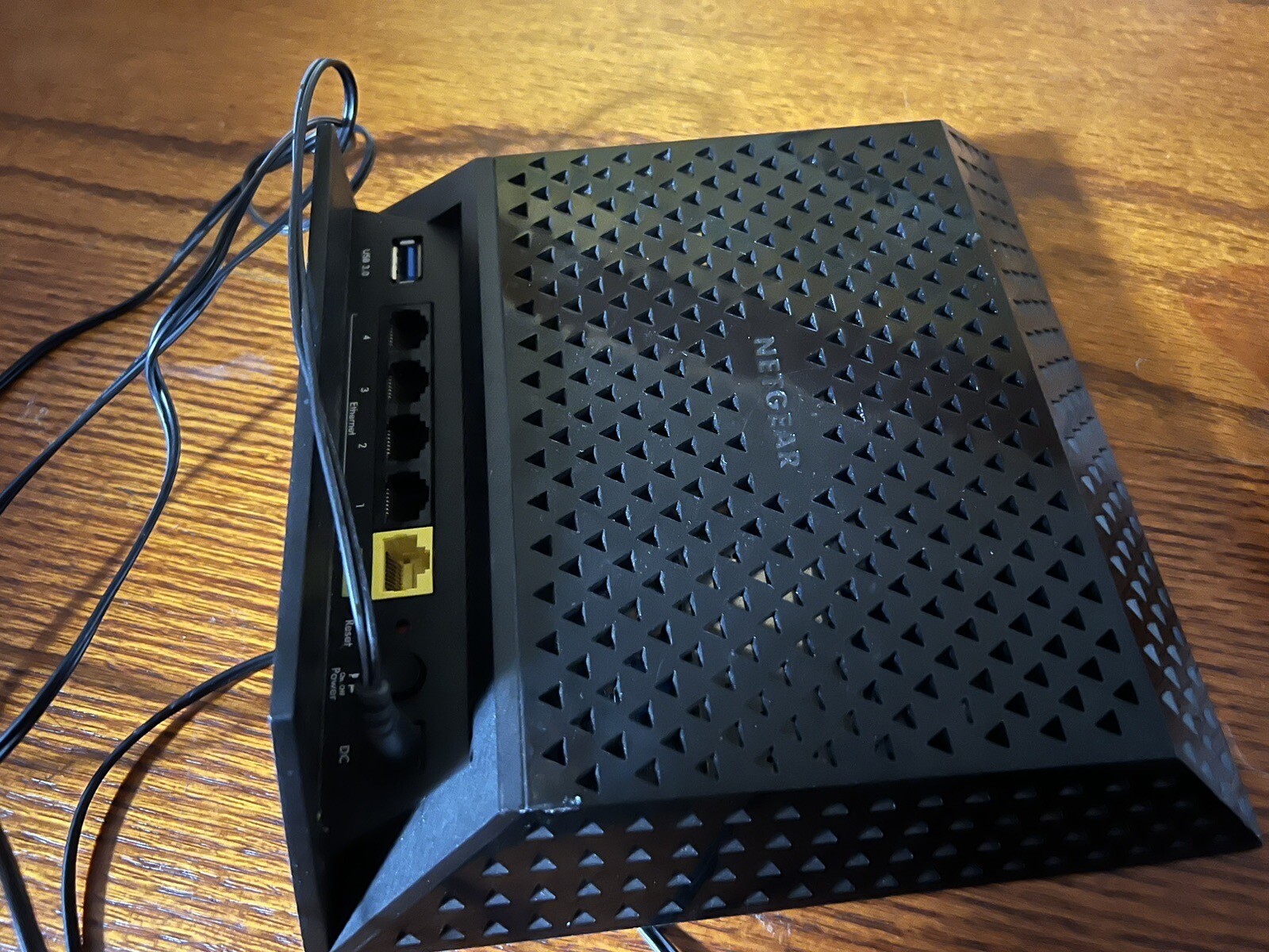 NETGEAR R6250-100NAR 300 Mb/s AC1600 Dual Band Wi-Fi Gigabit Router ...