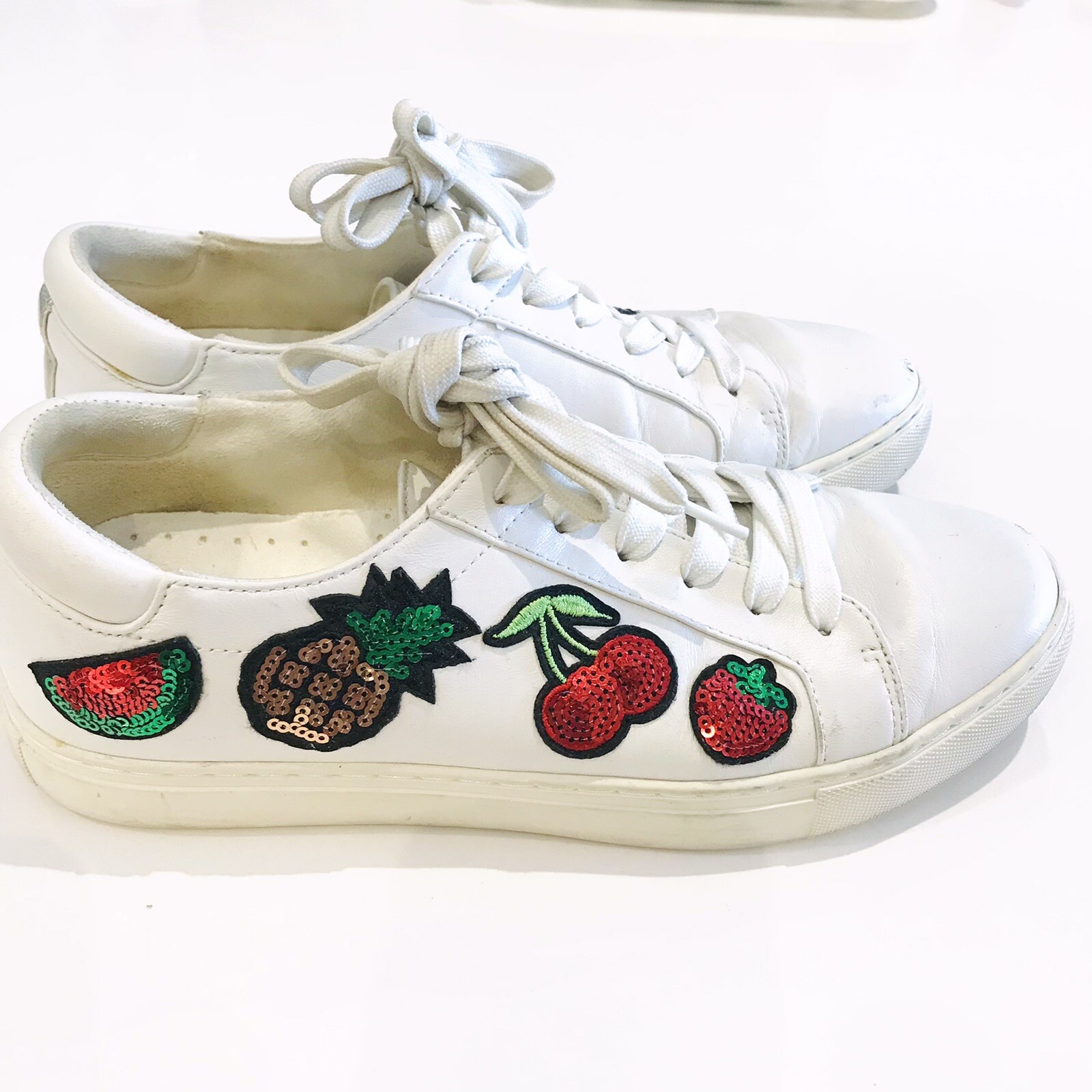 Kenneth Cole Fruit Embellishment White Sneakers Size … - Gem