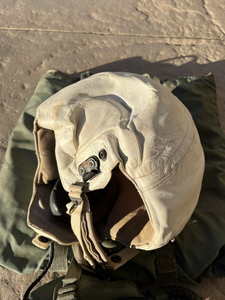 1957 USAF Issued MB-3 Fighter Pilot White Leather Helmet Oxygen Mask ...