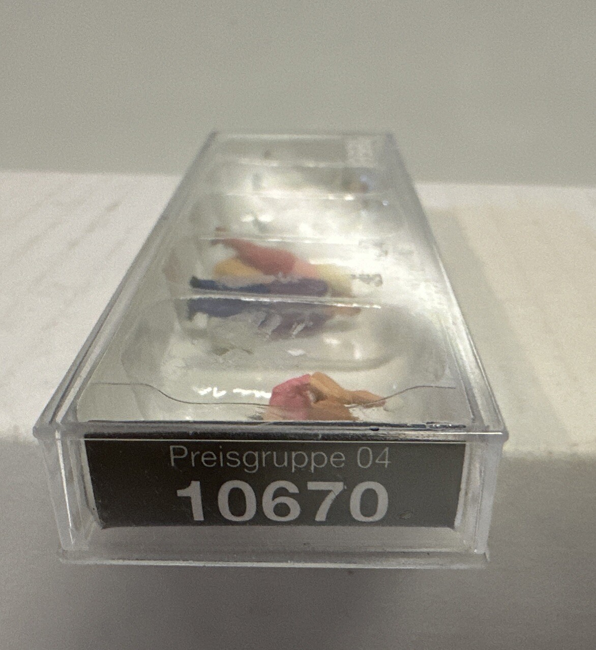 Preiser HO Scale Passengers At Train Station Figures #10670 | eBay